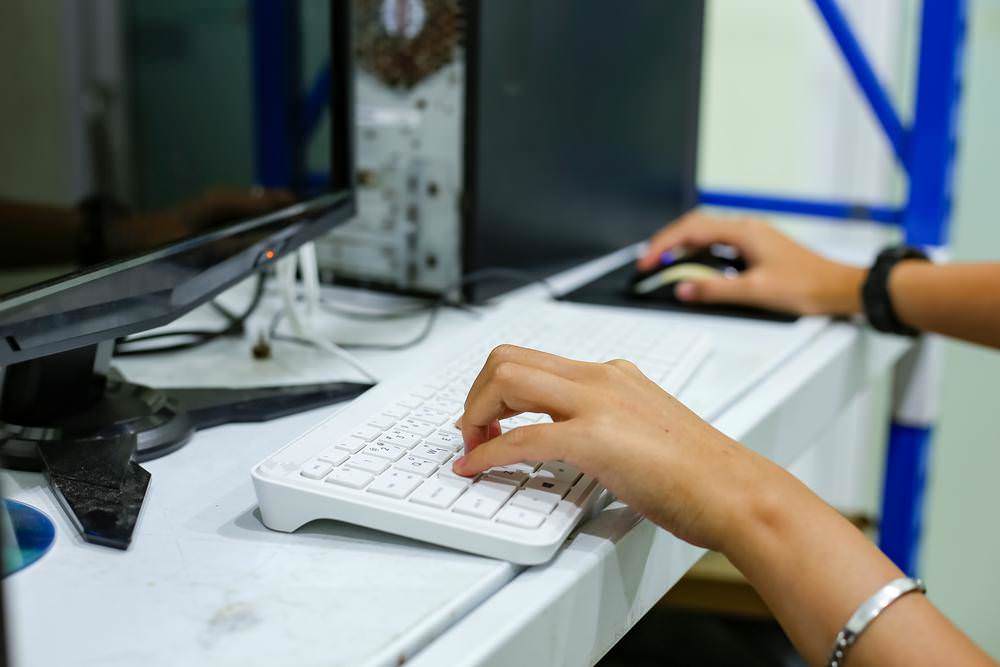 A Simple Guide to Getting Into Dropshipping | Floship